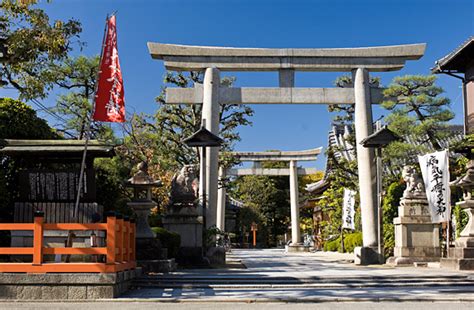 西院春日神社 京都観光・グルメスポット検索
