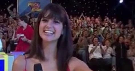 Glamorous Tv Presenter Left Red Faced After Wardrobe Malfunction While Presenting The Price Is Right