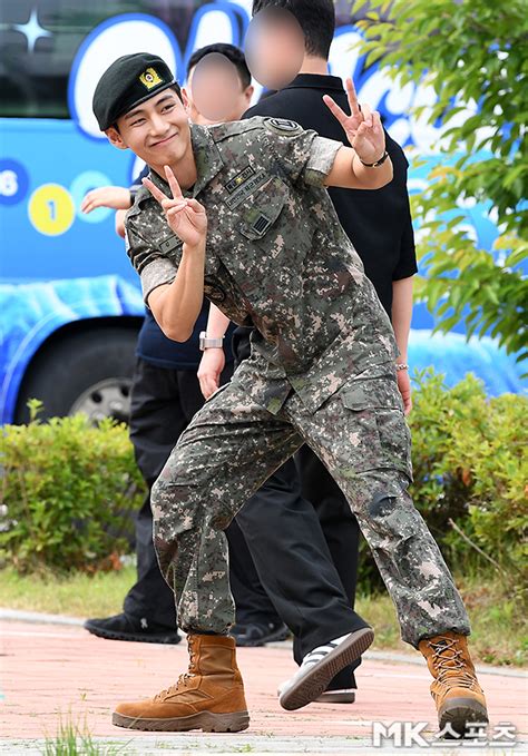 뷔 김태형 ‘공연장에서 만나요 Mk포토