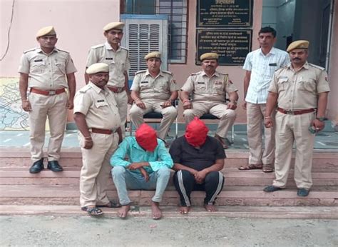 Two Arrested In Robbery Case जमानत पर छूटते ही दिया वारदात को अंजाम