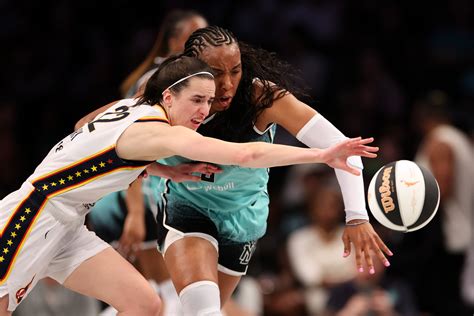Tamika Catchings Talks Caitlin Clark Cheap Shot Wnba Pressure