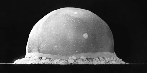 Resuelta fluid dynamics Por qué una explosión nuclear
