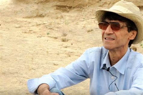 عکس ناصر تقوایی و نصرت کریمی در پشت صحنه سریال دایی جان ناپلئون؛ سال ۵۵