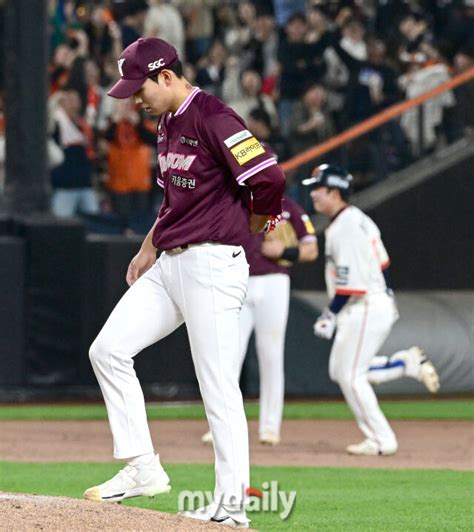 백투백 홈런 맞고 7실점 강판 Era 3780 1군 데뷔전 이렇게 가혹할 수가전체 7순위 투수 매운맛 제대로 봤다