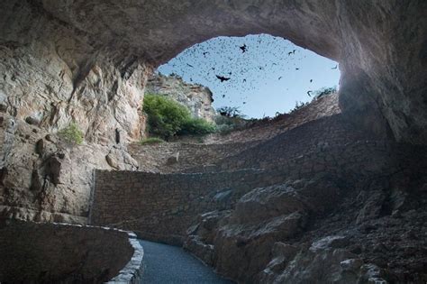 National Parks With Spectacular Caves Caverns Lava Tubes The