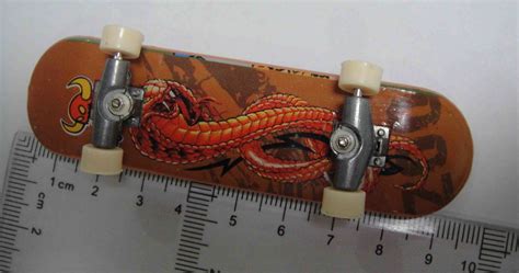 China Finger Skateboard Lssza0073 China Finger Skateboard Mini