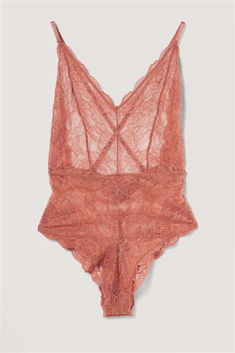 V Neck Lace Bodysuit Red Na
