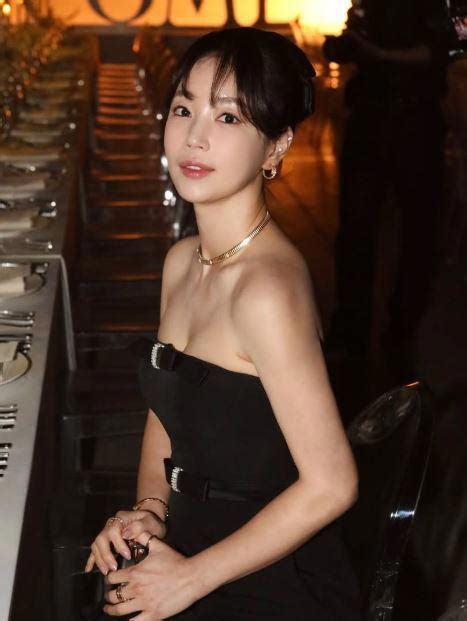 기은세 노출 직각 어깨 드러내니 고혹美 한 가득 아름다웠던 밤”