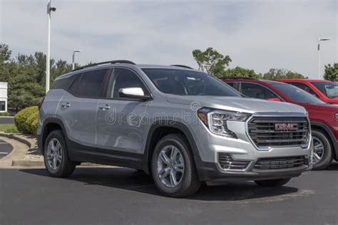 Gmc Terrain Suv Display At A Dealership Gmc Offers The Terrain In Sle