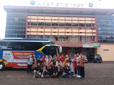 Akbp Stie Kbp Padang Peduli Korban Gempa Pasaman Dan Pasaman Barat
