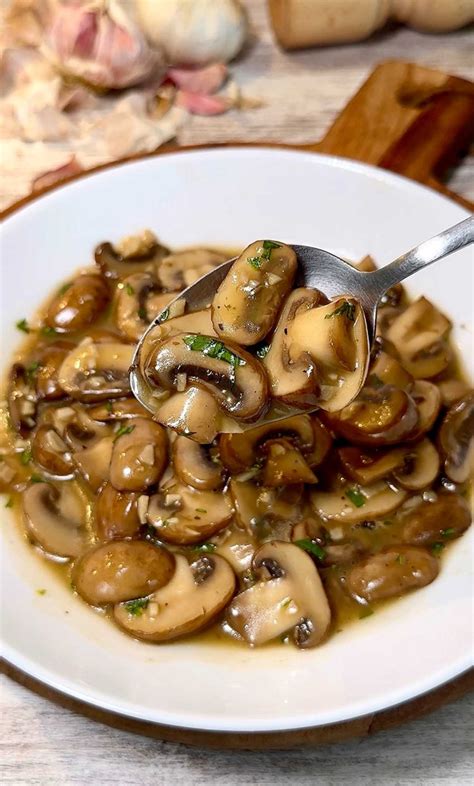 Champiñones En Salsa Receta Fácil Y Tradicional Poesía De Fogón