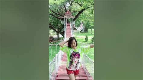 ကိုယ်ပိုင်ဝင်ငွေရှိလာတဲ့ အိမ်ထောင်ရှင်အမျိုးသမီးတစ်ယောက်ရဲ့အပြုံးက အရင