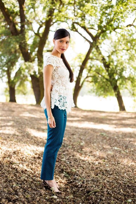 How To Wear A White Lace Top To The Office