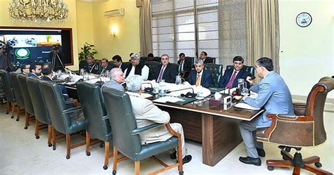 Caretaker Prime Minister Anwaar Ul Haq Kakar Chairs A Briefing On Decline In Prices Of Essential