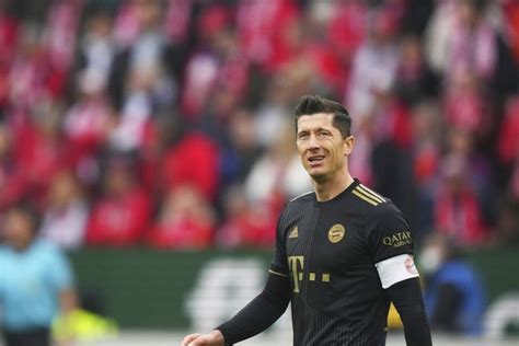 Resmi Barcelona Umumkan Kesepakatan Transfer Robert Lewandowski
