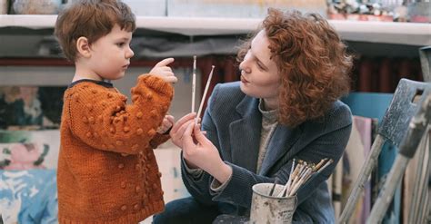 가르치는 가정 학교 가족 공부하다 공예 관계 교실 교육 귀여운 그리는 그리다 그림 다채로운 독창성 돌보다 돕는 라이프스타일 멘토르 모성