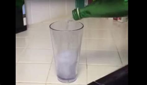 Mind Bending Water Pouring Optical Illusion Utensílios De Mesa Copo