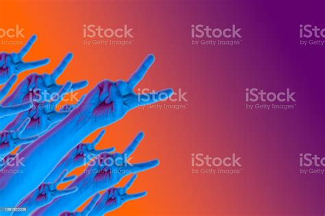 바이올렛 블루 옐로우 네온 색상의 초현실적 인 스타일로 승리의 제스처 손 포스터 배너 벽지에 대한 인간의 손바닥현대 환각 창조적 인 요소 잡지 스타일 템플릿 공간을