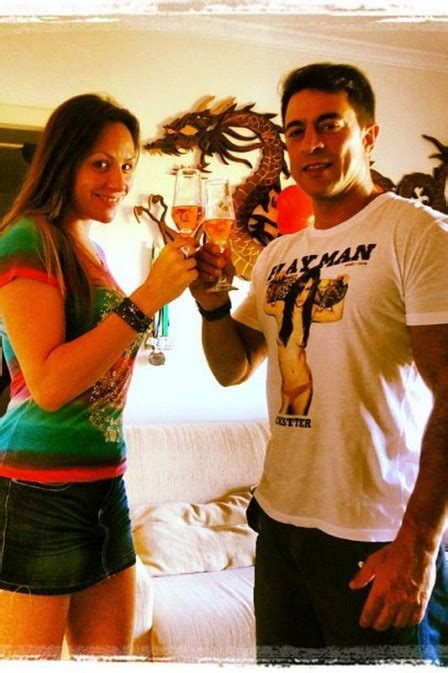 Ex Bbb Analy Está De Namorado Novo Após Fim Do Casamento De 6 Anos Com