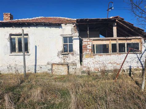 къща в Първенец Едноетажна къща 44 квм РЗП 2160 квм двор Къщи Вили