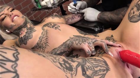 Amber Luke Masturbates While Getting Tattooed