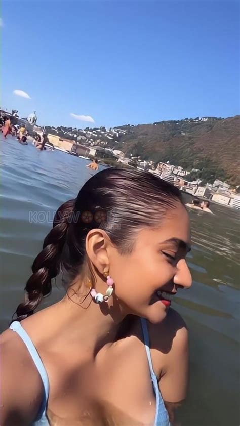 Hot Anushka Sen Vacation Bikini Pictures 07 307520 Kollywood Zone