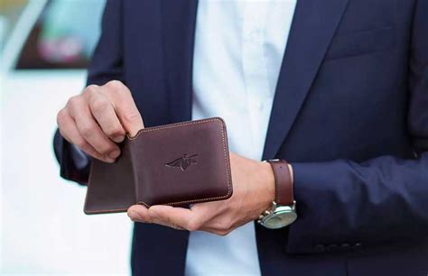 Основні критерії пошуку чоловічого гаманця Big