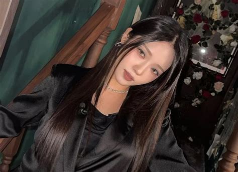 Roh Jisun Fromis9 Profile Age Birthday Height