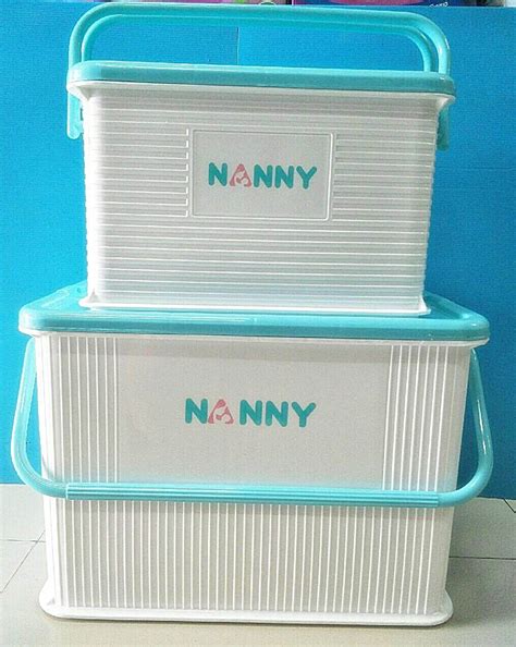 Nanny ตระกร้าใส่ของใช้ลูกอเนกประสงค์ มีหูหิ้ว ฝาปิดล็อคได้ ยี่ห้อ แนน
