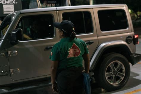 Fitch Rebaja Calificación De Pemex Por Débil Desempeño De La Petrolera