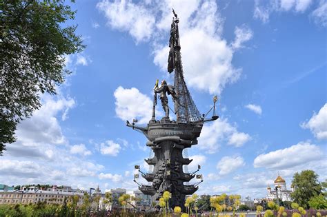 Памятники на москве реке 90 фото