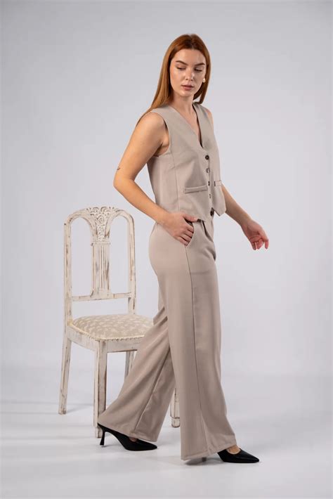 Marilyn Boutique Γυναικεία Ρούχα Σετ Γιλέκο Παντελόνα Μπεζ