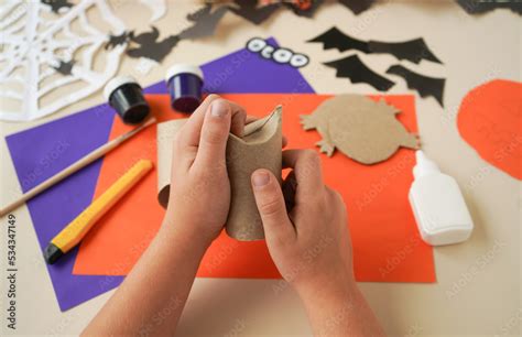 Step By Step Instruction 2 Decorations For Halloween Party From