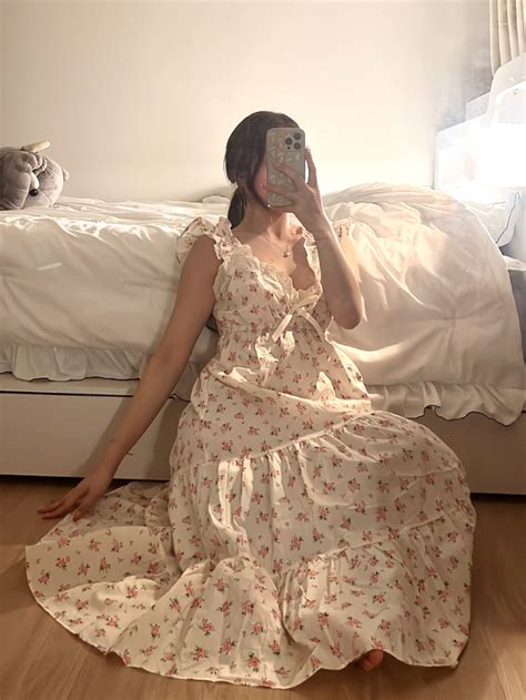여신 프릴꽃무늬민소매원피스 꽃자수잠옷 꽃무늬파자마 북유럽풍파자마 에이블리