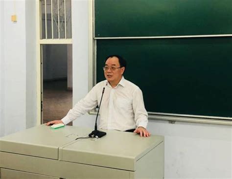 行政学院2018年研究生入学教育系列报道 一 院长张贤明为新生做学习讲座 吉林大学行政学院