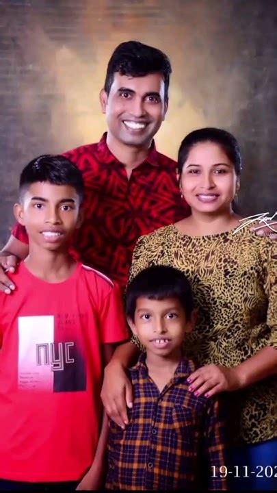 නිහතමානී ගායක දමිත් අසංක ගෙ පවූල 💝💥💚videos Love Gossip Viral