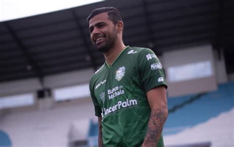 Orense Sc Presentó Su Indumentaria 2022 Con El Lema El Oro Primero