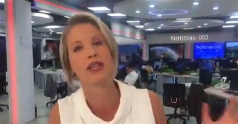 TelevisiÓn Claudia Gurisatti Le Dio La Bienvenida Al Presidente Del