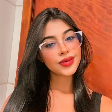 Rayssa Fernanda Assistente Administrativo Rádio Oeste Fm 985
