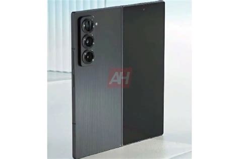 泄露的渲染图展示了三星即将推出的 Galaxy Z Fold 特别版的蜂腰设计