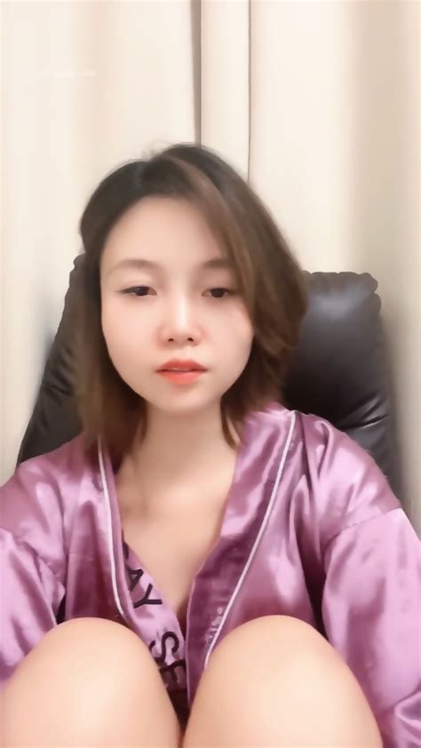 【02的川妹儿】刚下海的邻家小妹妹，22岁美女无套啪啪 2 eporner