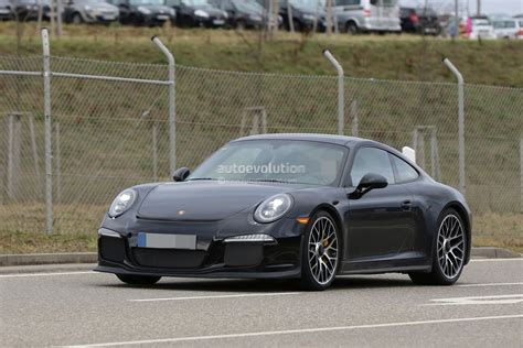 2017 Porsche 911r Spied Shows Massive Rear Diffuser Autoevolution