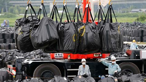 Un Fukushima Cleanup Workers Risk Exploitation Dw 08162018