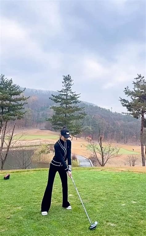 Son Ju Heeさんのインスタグラム動画 Son Ju Heeinstagram「오늘 정말 행복해💗 요즘은 골프칠때가 제일