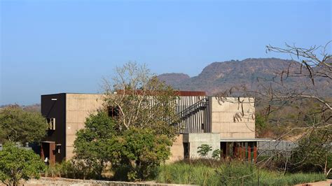 Samira Rathods Shadow House Provides Refuge From Scorching Indian Sun