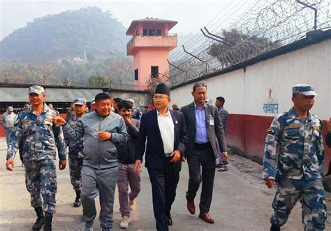 बागमती प्रदेशका आन्तरिक मन्त्री श्रेष्ठद्वारा भिमफेदी कारागारको अनुगमन