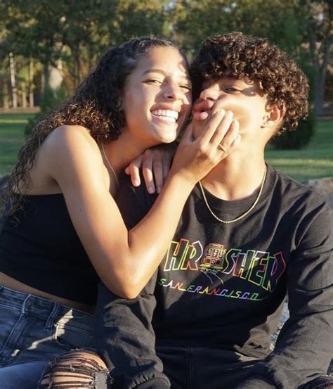 Pin By Kandy On References Couples Hidden Face Pics Light Skin