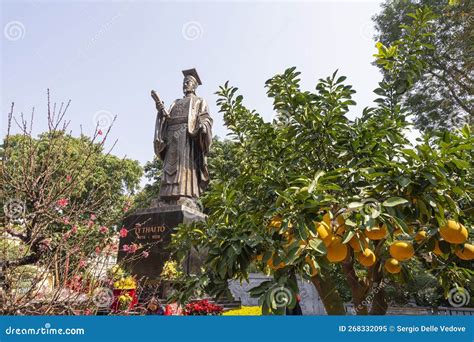 King Ly Thai To Statue In Hanoi Vietnam Editorial Image Image Of