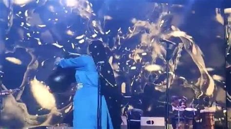 نی انبان نوازی لیانا شریفیان دختر محسن شریفیان در کنسرت گروه لیان در