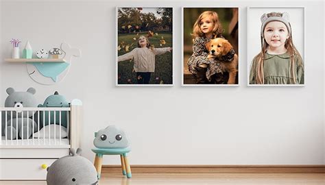 فایل لایه باز موکاپ قاب عکس روی دیوار اتاق کودک فری پیک ایرانی پیک فری وکتور Psd آیکون